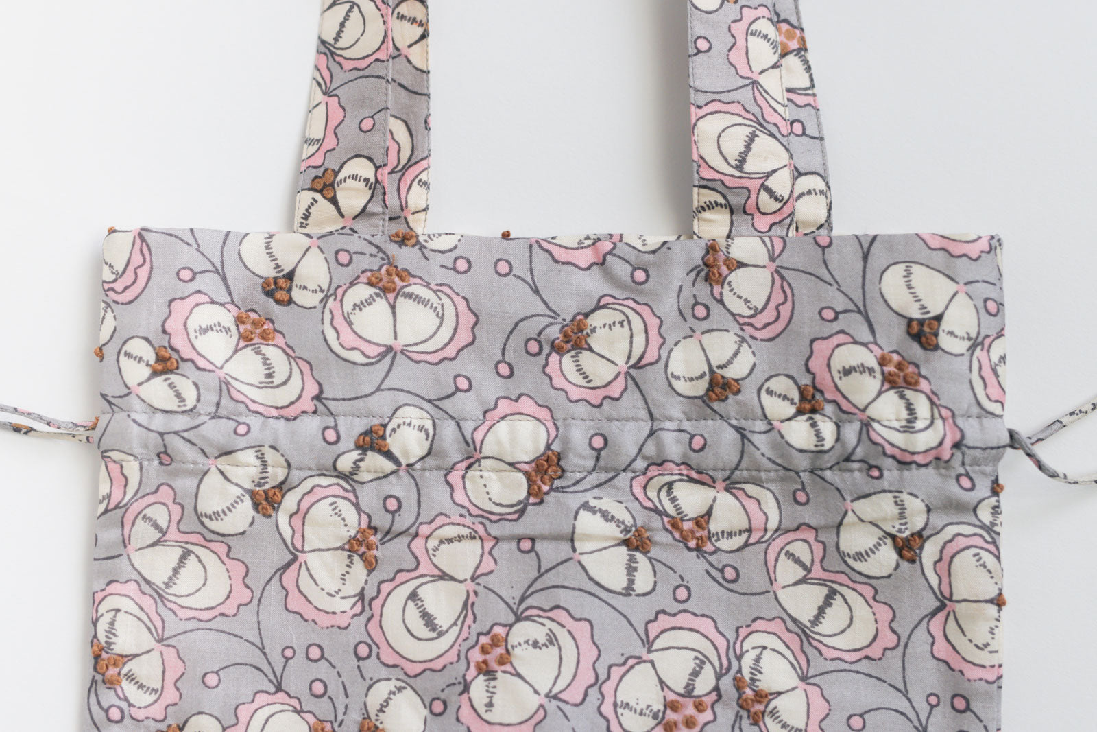 BUNON エンブロイダリー ドローストリングバッグ｜くらすこと オンラインストア